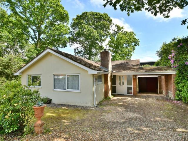 3 bedroom detached bungalow for sale