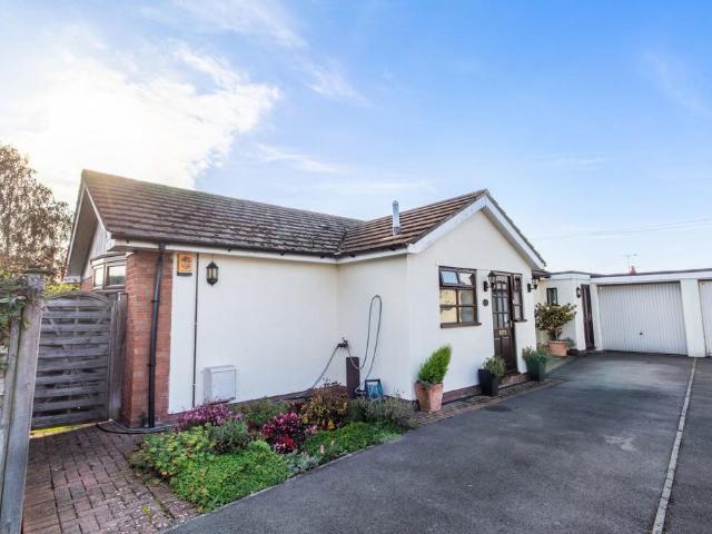 3 bedroom detached bungalow for sale