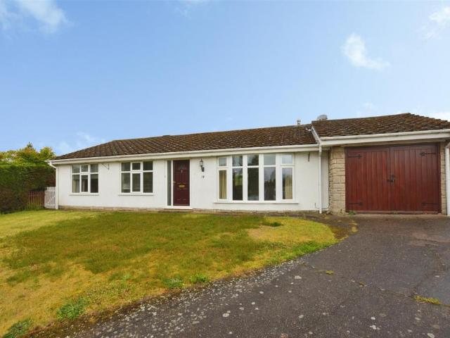 3 bedroom detached bungalow for sale