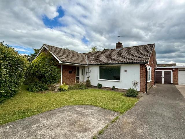 3 bedroom detached bungalow for sale