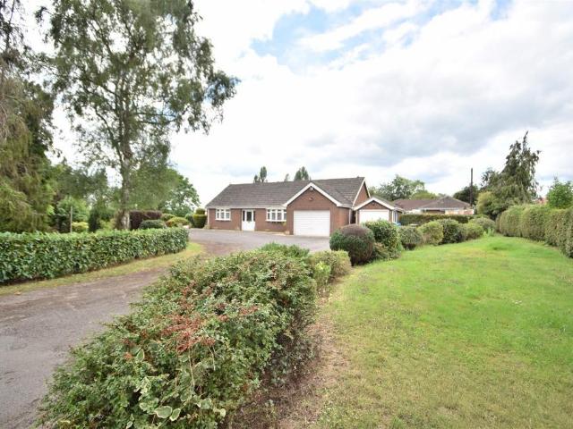 3 bedroom detached bungalow for sale