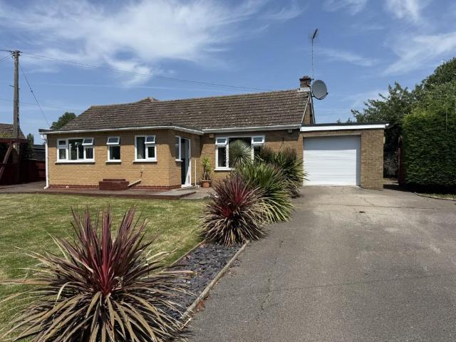 3 bedroom detached bungalow for sale