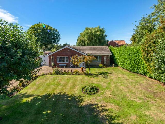 3 bedroom detached bungalow for sale