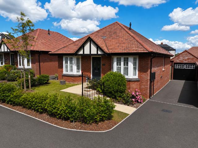 3 bedroom detached bungalow for sale
