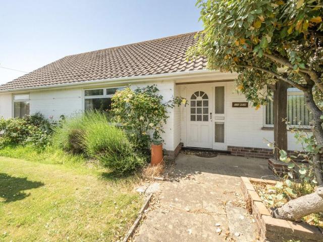 3 bedroom detached bungalow for sale