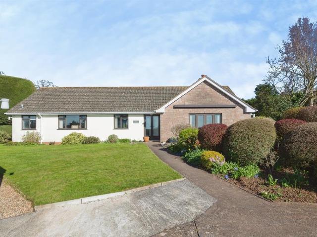 3 bedroom detached bungalow for sale