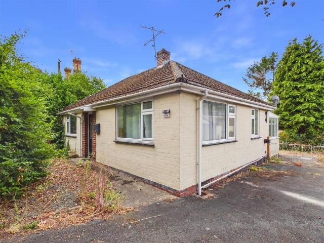 3 bedroom detached bungalow for sale