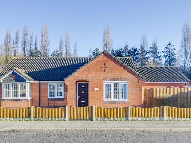 3 bedroom detached bungalow for sale