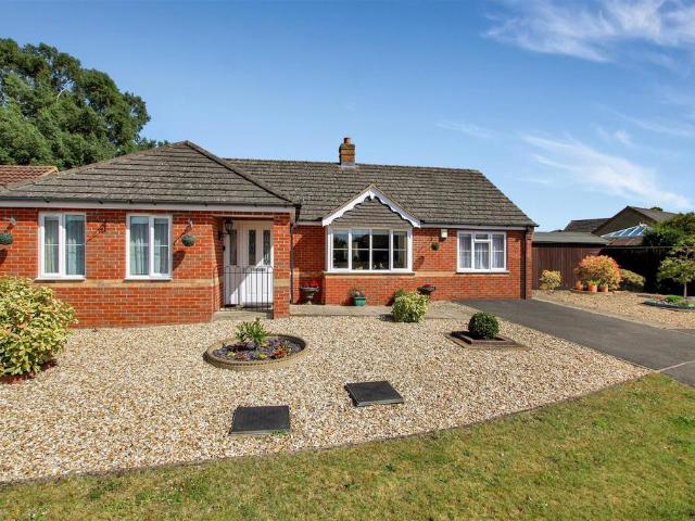 3 bedroom detached bungalow for sale