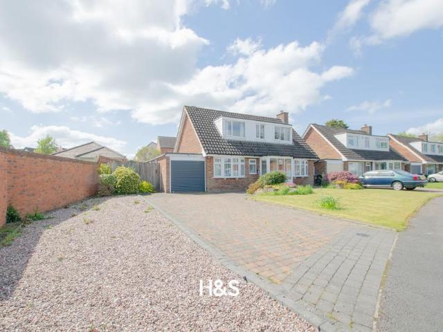 3 bedroom detached bungalow for sale