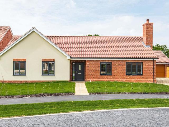 3 bedroom detached bungalow for sale