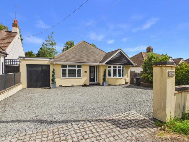 3 bedroom detached bungalow for sale