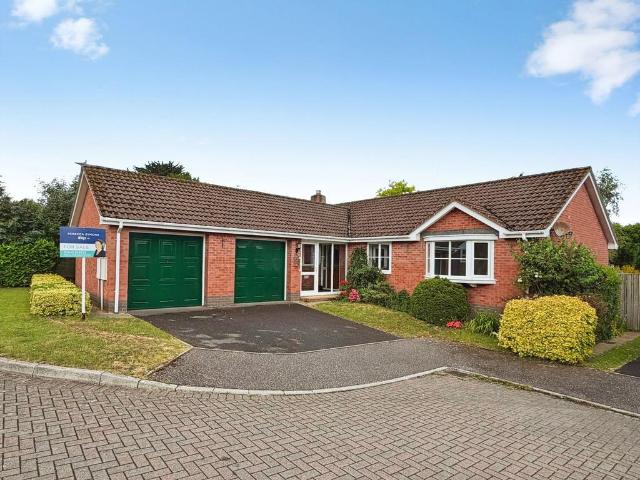3 bedroom detached bungalow for sale