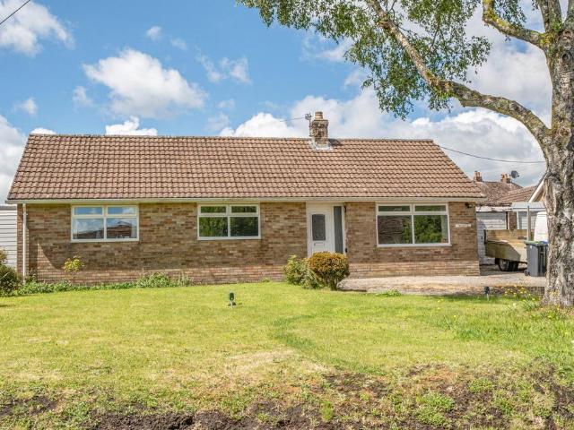 3 bedroom detached bungalow for sale
