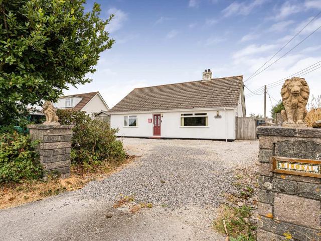 3 bedroom detached bungalow for sale