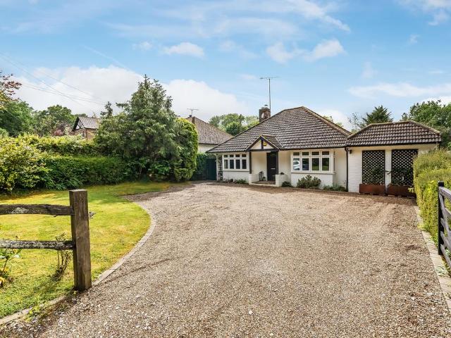 3 bedroom detached bungalow for sale