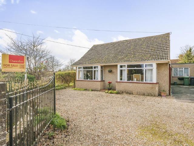 3 bedroom detached bungalow for sale