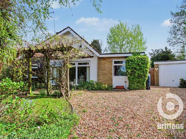 3 bedroom detached bungalow for sale