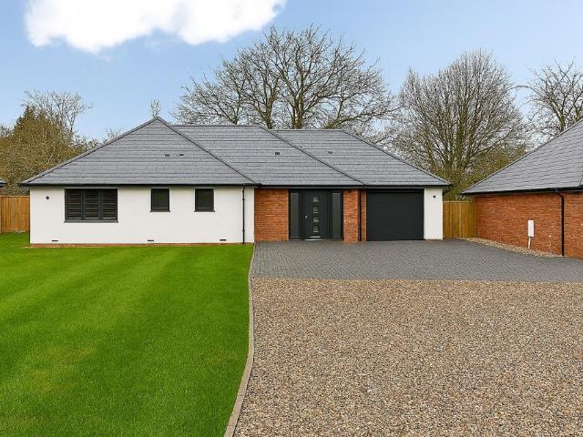 3 bedroom detached bungalow for sale