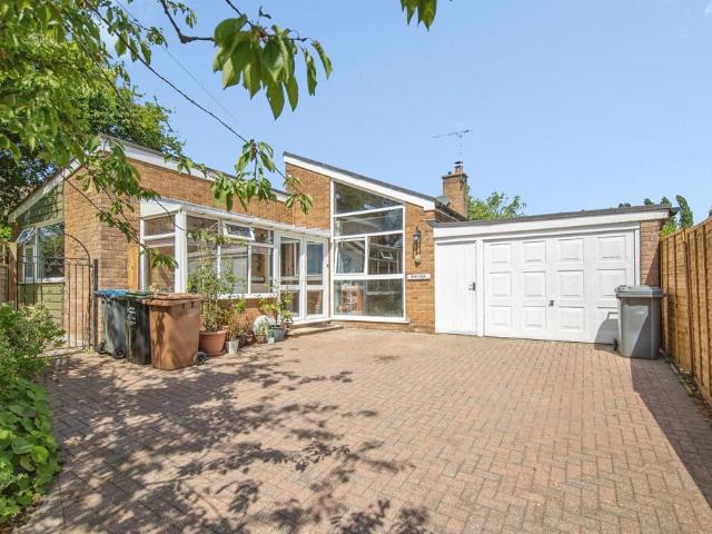 3 bedroom detached bungalow for sale