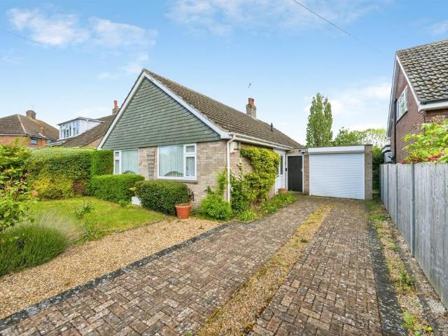 3 bedroom detached bungalow for sale