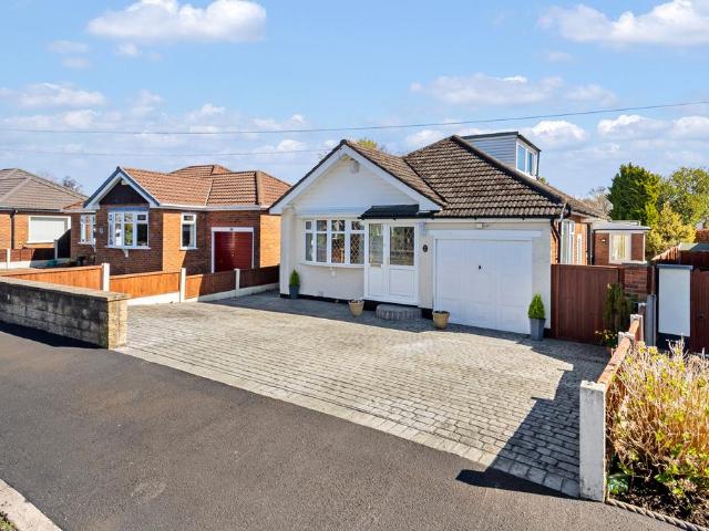 3 bedroom detached bungalow for sale