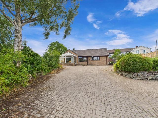 3 bedroom detached bungalow for sale
