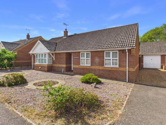 3 bedroom detached bungalow for sale