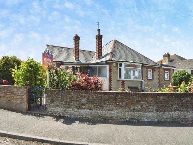3 bedroom detached bungalow for sale