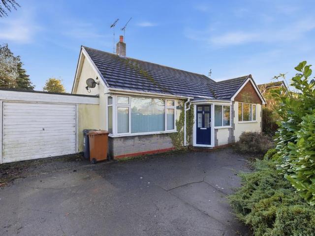 3 bedroom detached bungalow for sale