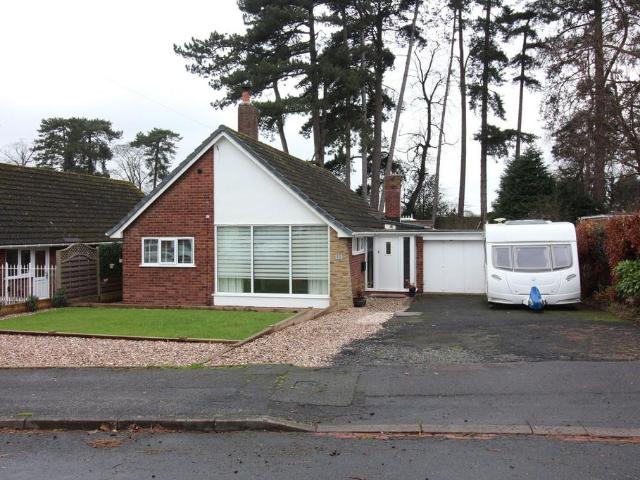 3 bedroom detached bungalow for sale