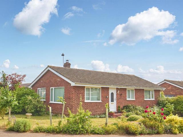 3 bedroom detached bungalow for sale