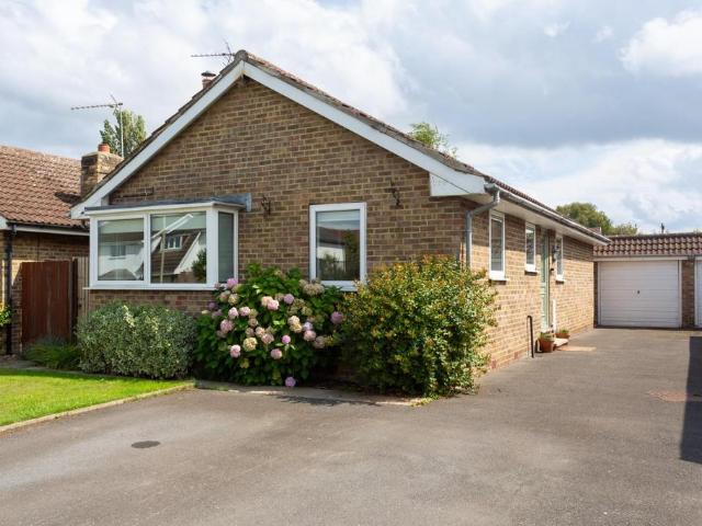 3 bedroom detached bungalow for sale