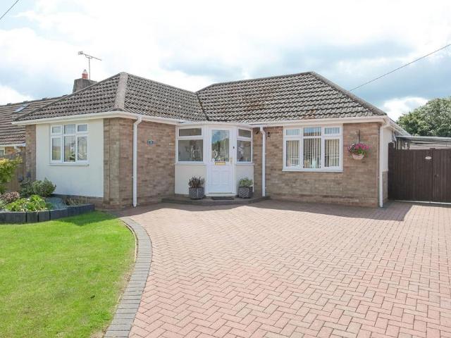 3 bedroom detached bungalow for sale