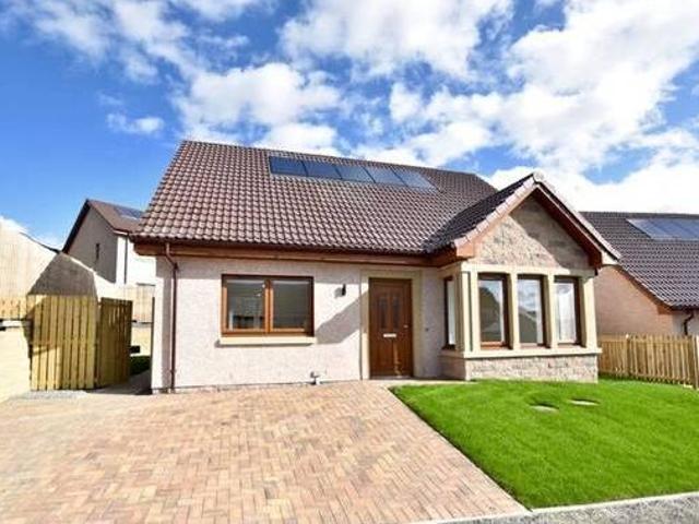 3 bedroom detached bungalow for sale in 74 Holmhead Road Cumnock KA18 1AU KA18