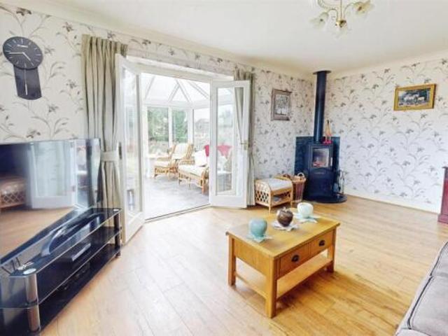 3 bedroom detached bungalow for sale in Cooper Lane, Halifax, HX3