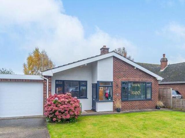 3 Bedroom Detached Bungalow For Sale In Copthorne