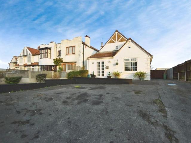 3 bedroom detached bungalow for sale in Church Road, Bishopsworth, Bristol, BS13