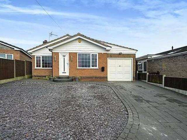 3 bedroom detached bungalow for sale in Clumber Way Bilsthorpe Newark NG22