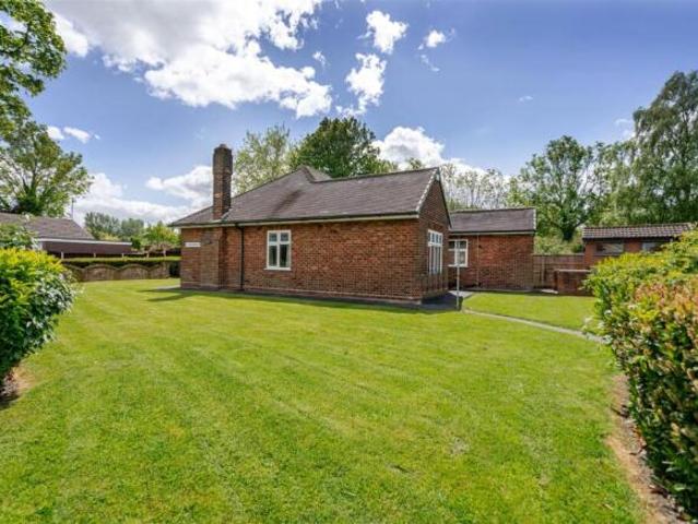 3 bedroom detached bungalow for sale in Anderson Close, Padgate, Warrington, WA2