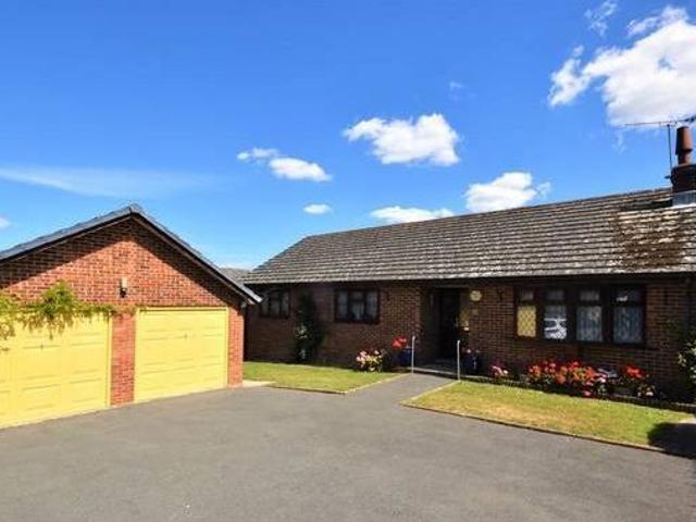 3 bedroom detached bungalow for sale in Alvington Close Carisbrooke PO30