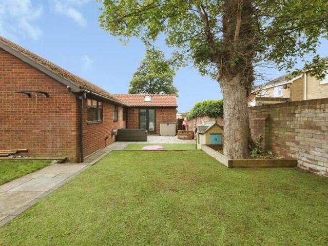 3 bedroom detached bungalow for sale in Apostle Close, Balby, Doncaster, DN4