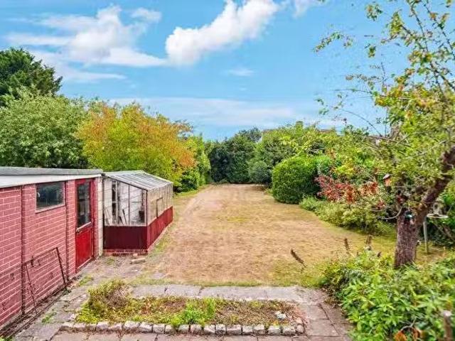 3 Bedroom Detached Bungalow For Sale In Bobmore Lane, Marlow.