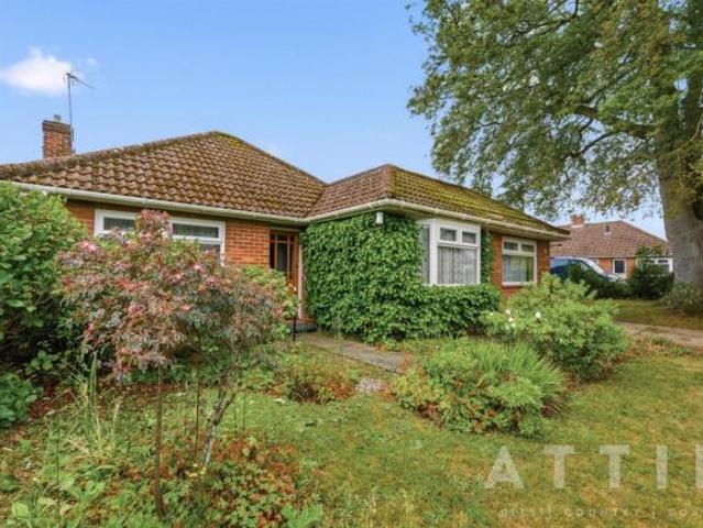 3 bedroom detached bungalow for sale in Booty Road, Thorpe St Andrew, NR7
