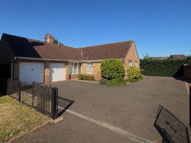 3 bedroom detached bungalow for sale in Barkston Drive, Peterborough, PE1