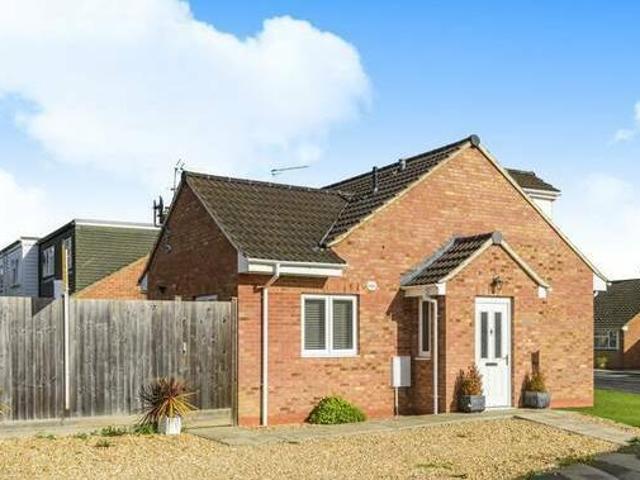3 bedroom detached bungalow for sale in Bicester Oxfordshire OX26