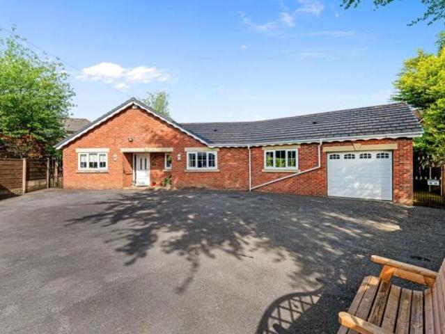 3 bedroom detached bungalow for sale in Birtenshaw Lodge, Turton Road, Bolton, BL2 3EE, BL2