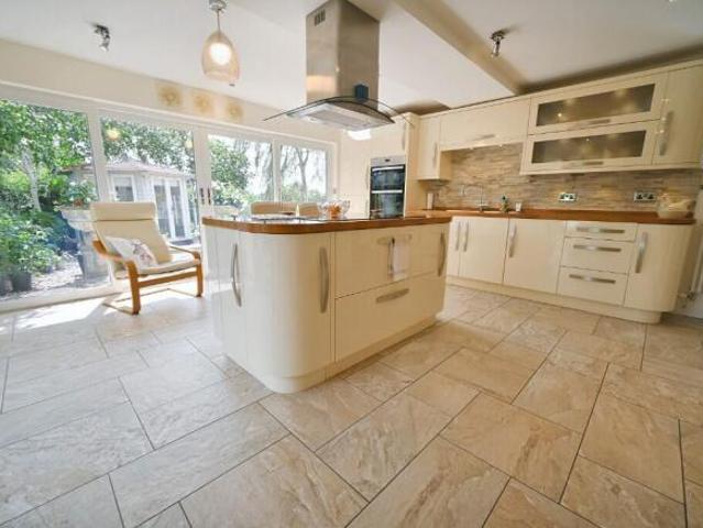 3 bedroom detached bungalow for sale in Bridgnorth Road, Wightwick, Wolverhampton, West Midlands, WV6