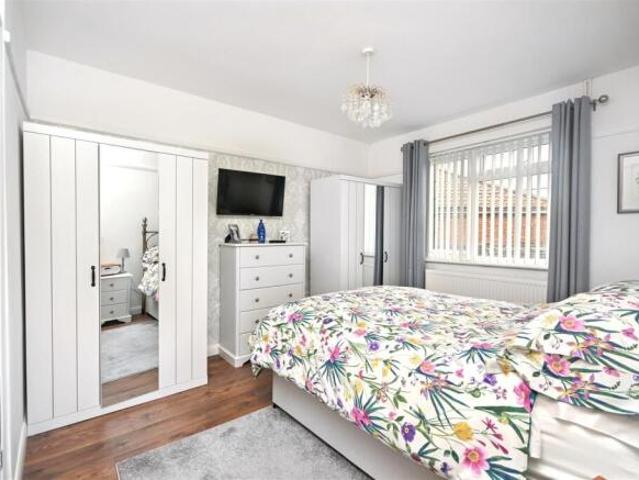 3 bedroom detached bungalow for sale in Broadview Close, Eastbourne, BN20