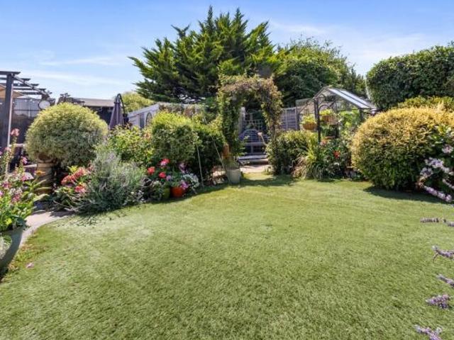 3 bedroom detached bungalow for sale in Brook Barn Way, Goring By Sea, Worthing, BN12